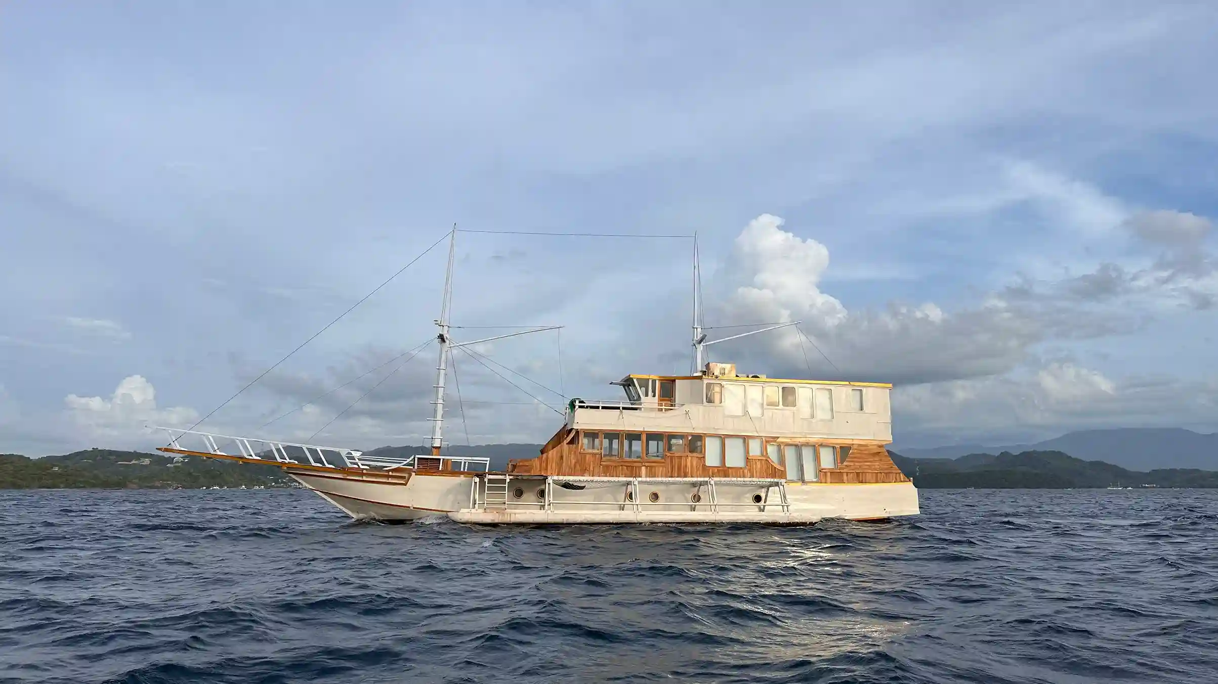 Mega Trusmi Liveaboard Labuan Bajo July 2024 - KomodoLuxury